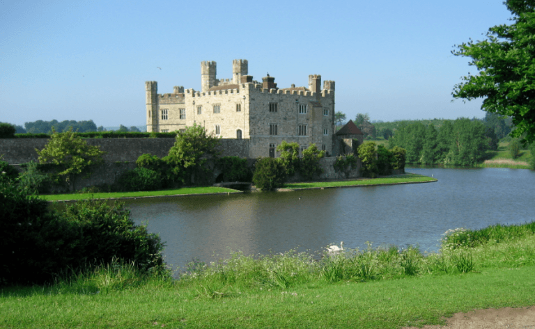 Top Three Castles to Visit in Southern England - Skimbaco Lifestyle ...