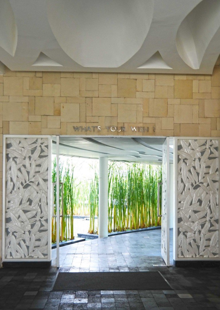 Moby Realeased Free Yoga & Ambience Music: Perfect for Your Luxury Spa ...